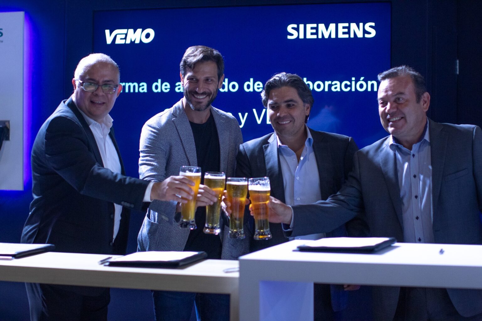 VEMO expande su red carretera en alianza con Siemens • VEMO